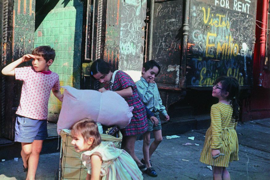 Helen Levitt: New York Streets 1938 to 1990s - Photographs by Helen ...